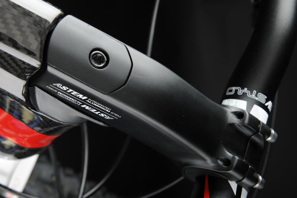 Montenbaik.com Look Cycle presenta sus modelos más radicales: la 920 y ...